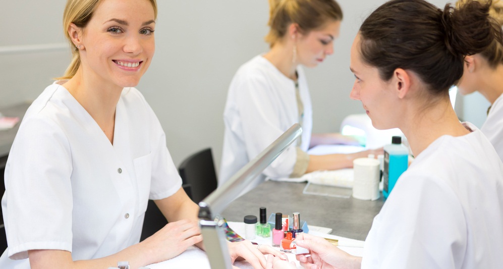 Manicure Courses - BeautyCourses.com
